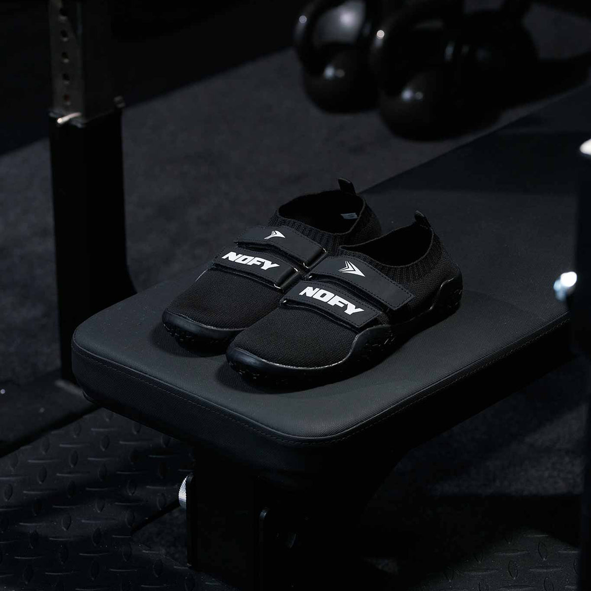 NOFY Deadlift Schuhe „Contact“ Schwarz – maximaler Grip